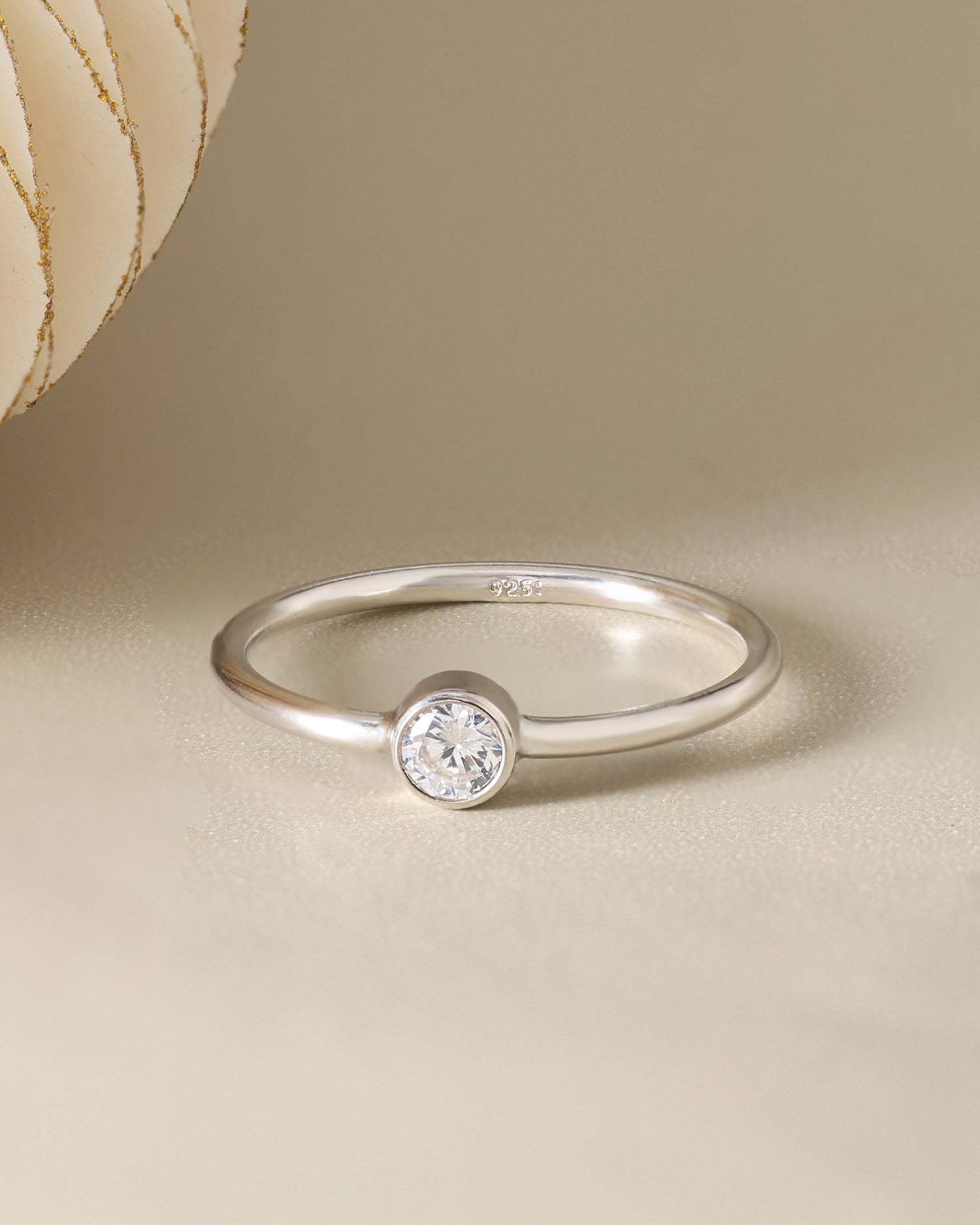 White CZ Bezel Ring (Silver) – Benique